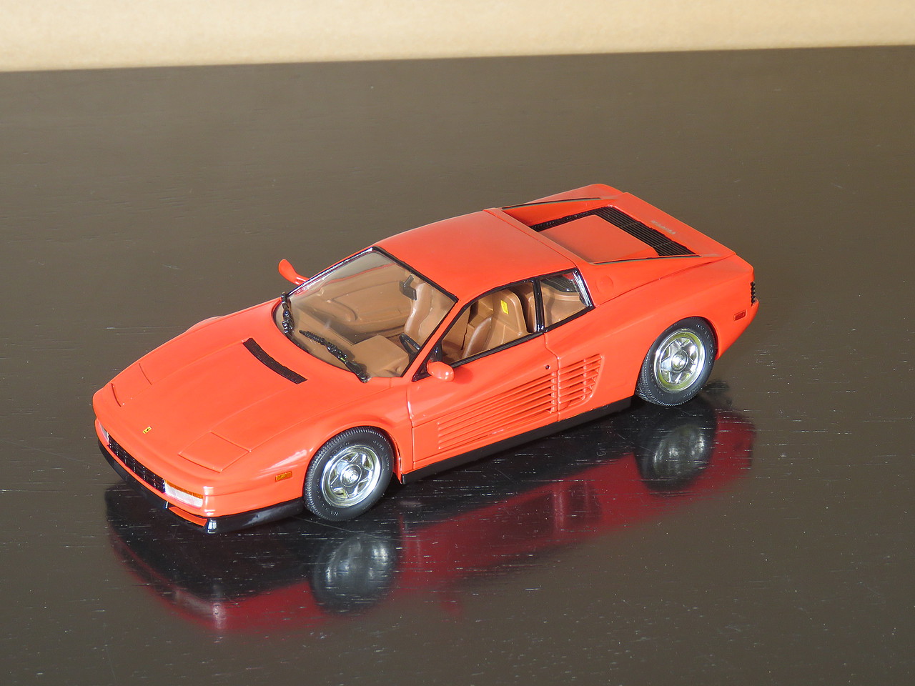 1986 Miami Vice Ferrari Testarossa -- Plastic Model Car Kit -- 1/24 ...