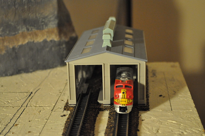 Corrugated Metal 2-Stall Engine House Kit -- N Scale Model Railroad ...