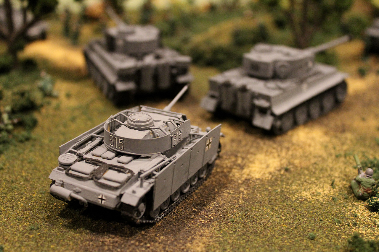 PzKpfw III M Tank -- Plastic Model Military Vehicle Kit -- 1/72 Scale ...