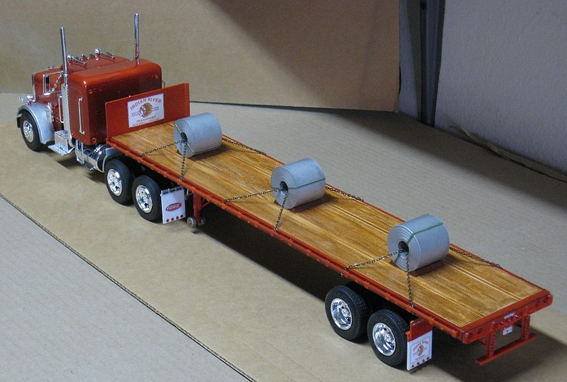 Fruehauf Flatbed Trailer -- Plastic Model Semi Trailer Kit -- 1/25 ...