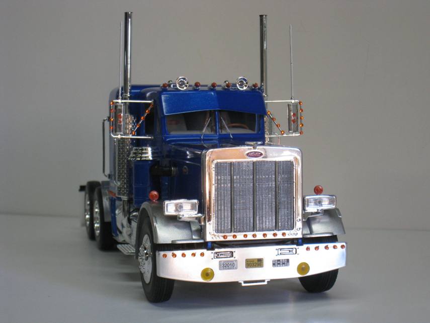 Peterbilt 359 Conventional -- Plastic Model Truck Kit -- 1/25 Scale ...