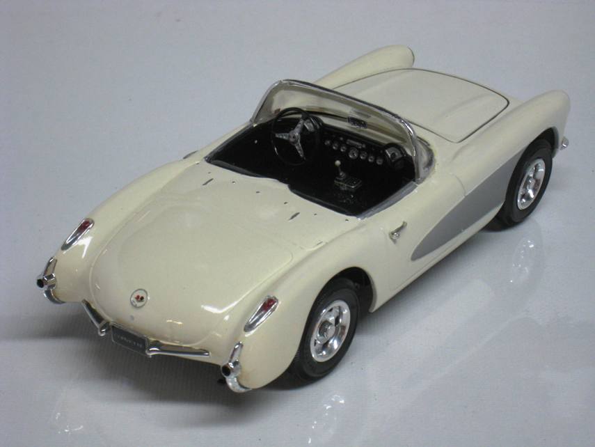 1957 Corvette Convertible White C.Lewis -- Plastic Model Car Kit -- 1/ ...