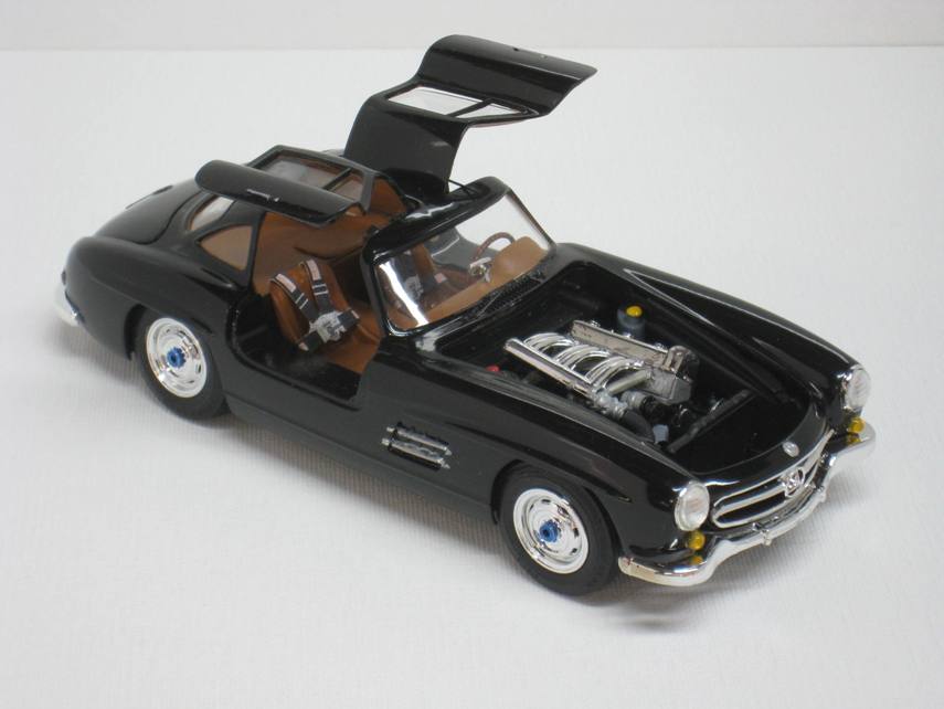 Mercedes-Benz SLS AMG -- Plastic Model Car Kit -- 1/24 Scale -- #07100 ...