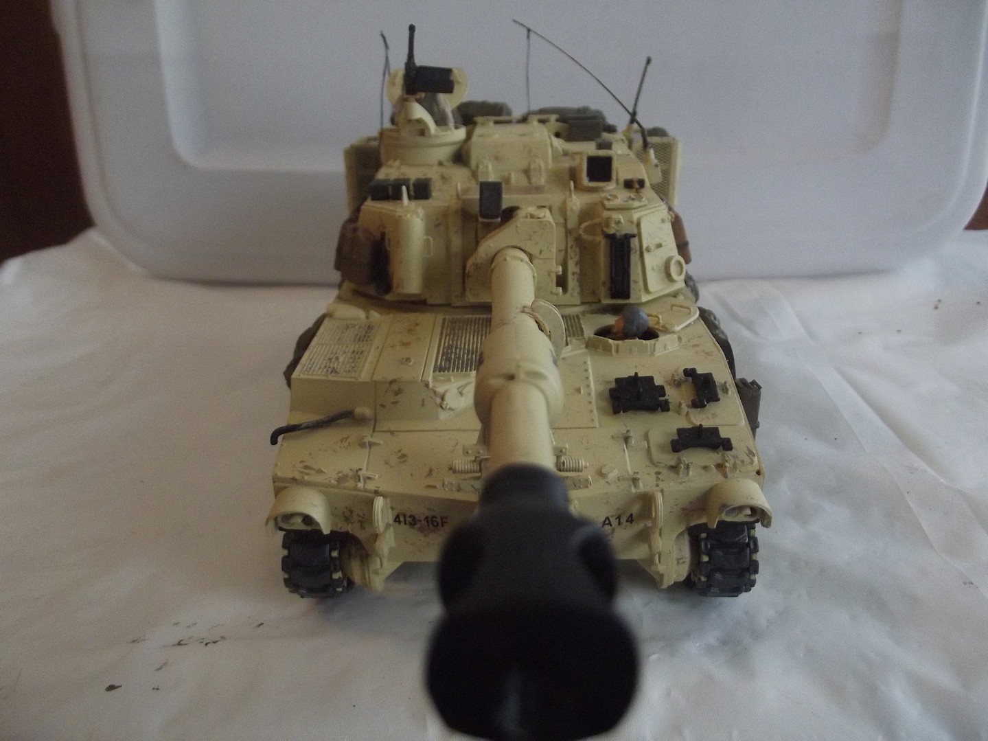 US Self-Propelled Howitzer M109A6 Paladin -- Plastic Model Military ...