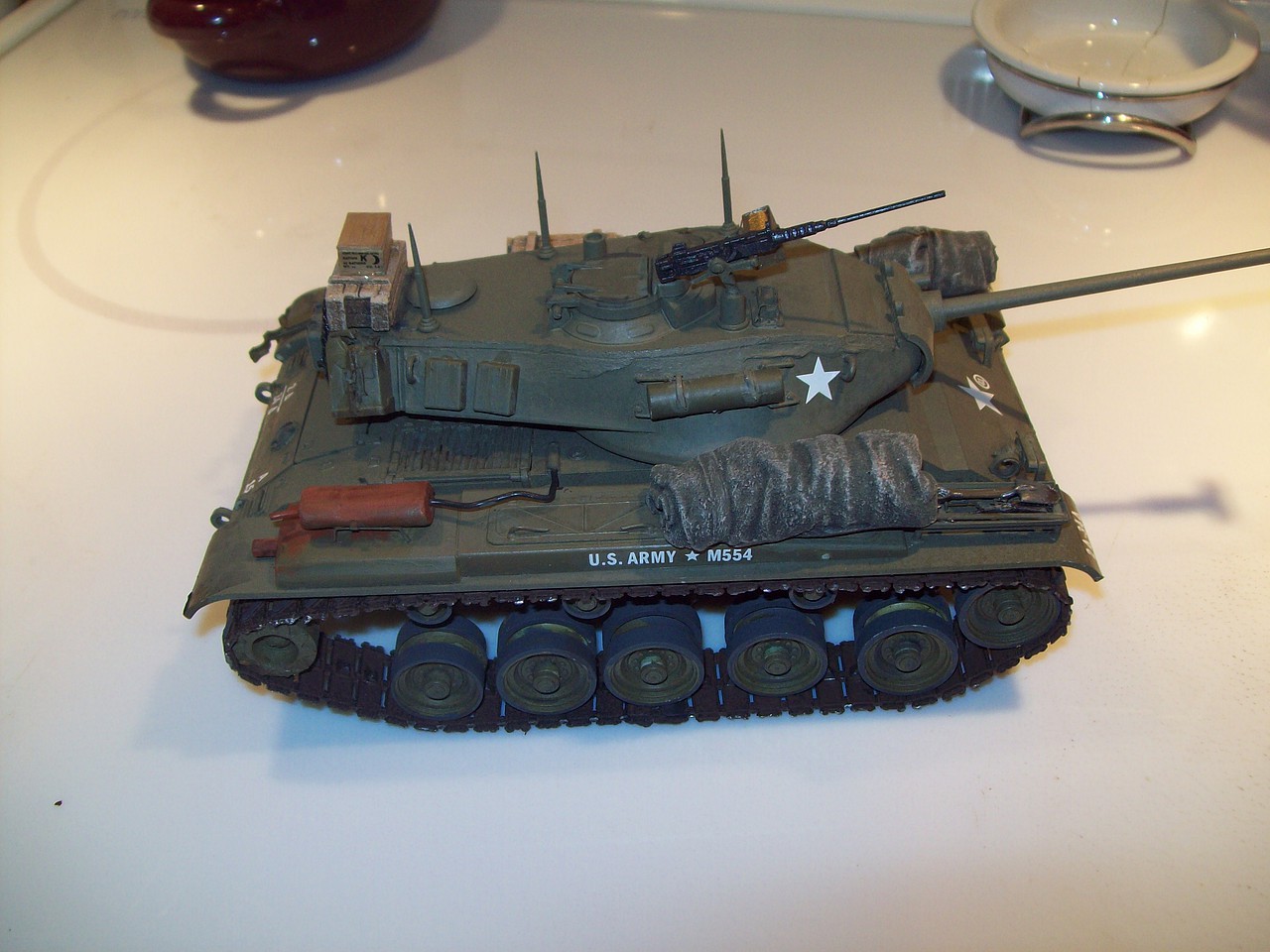 M-41 Walker Bulldog -- Plastic Model Military Vehicle Kit -- 1/32 Scale ...