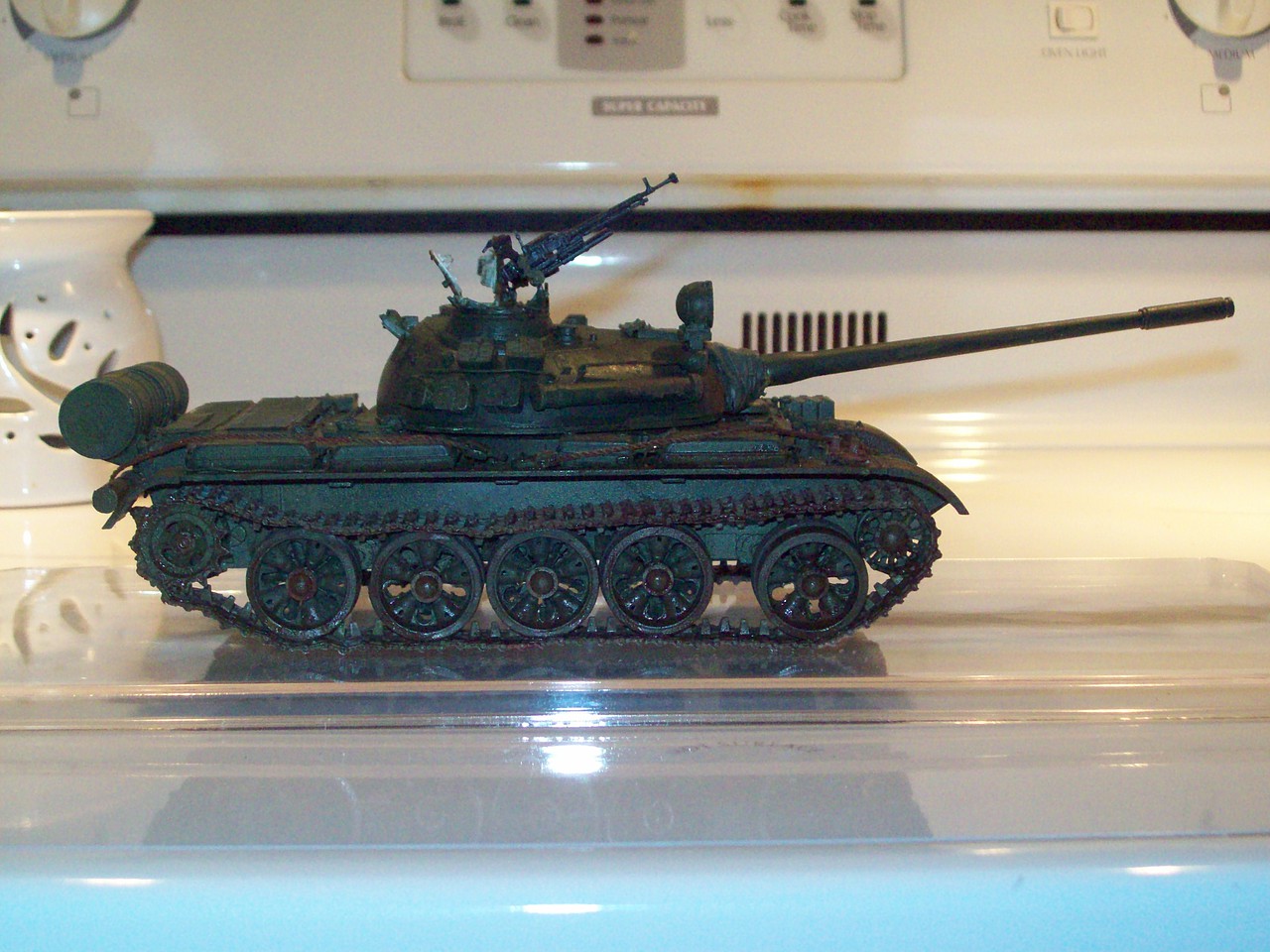 T55A Medium Tank w/Guns -- Plastic Model Tank Kit -- 1/35 Scale -- #221 ...