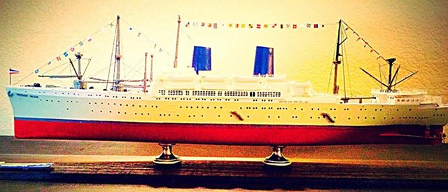 Presidents Liner Cruiseship -- Plastic Model Commercial Ship Kit -- 1/ ...