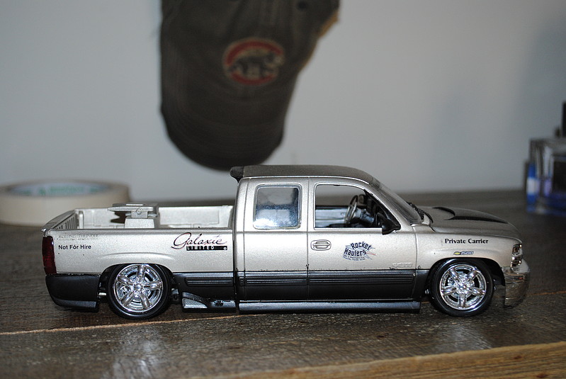 1999 Chevy Silverado Custom Pickup -- Plastic Model Truck Kit -- 1/25 ...