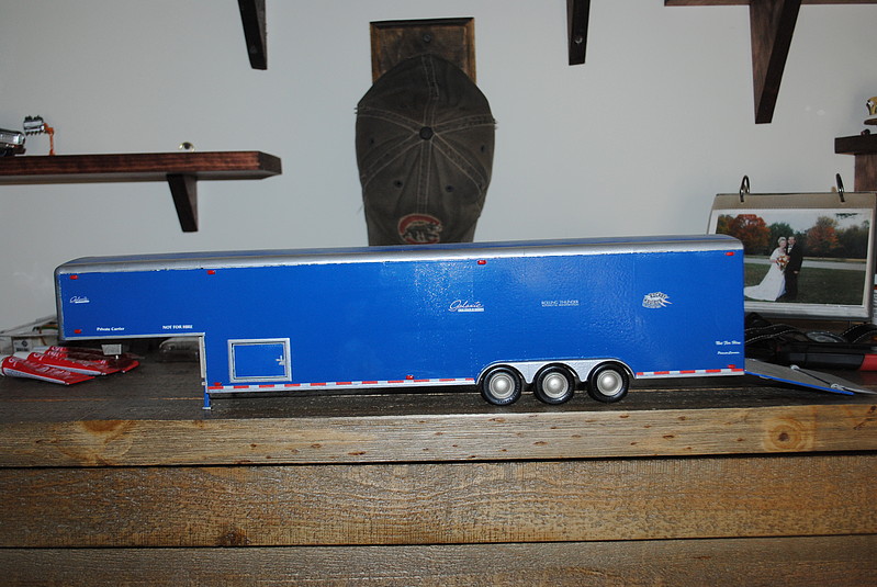 38-Ft Tri-Axle Fifth Wheel Trailer -- Plastic Model Trailer Kit -- 1/24 ...