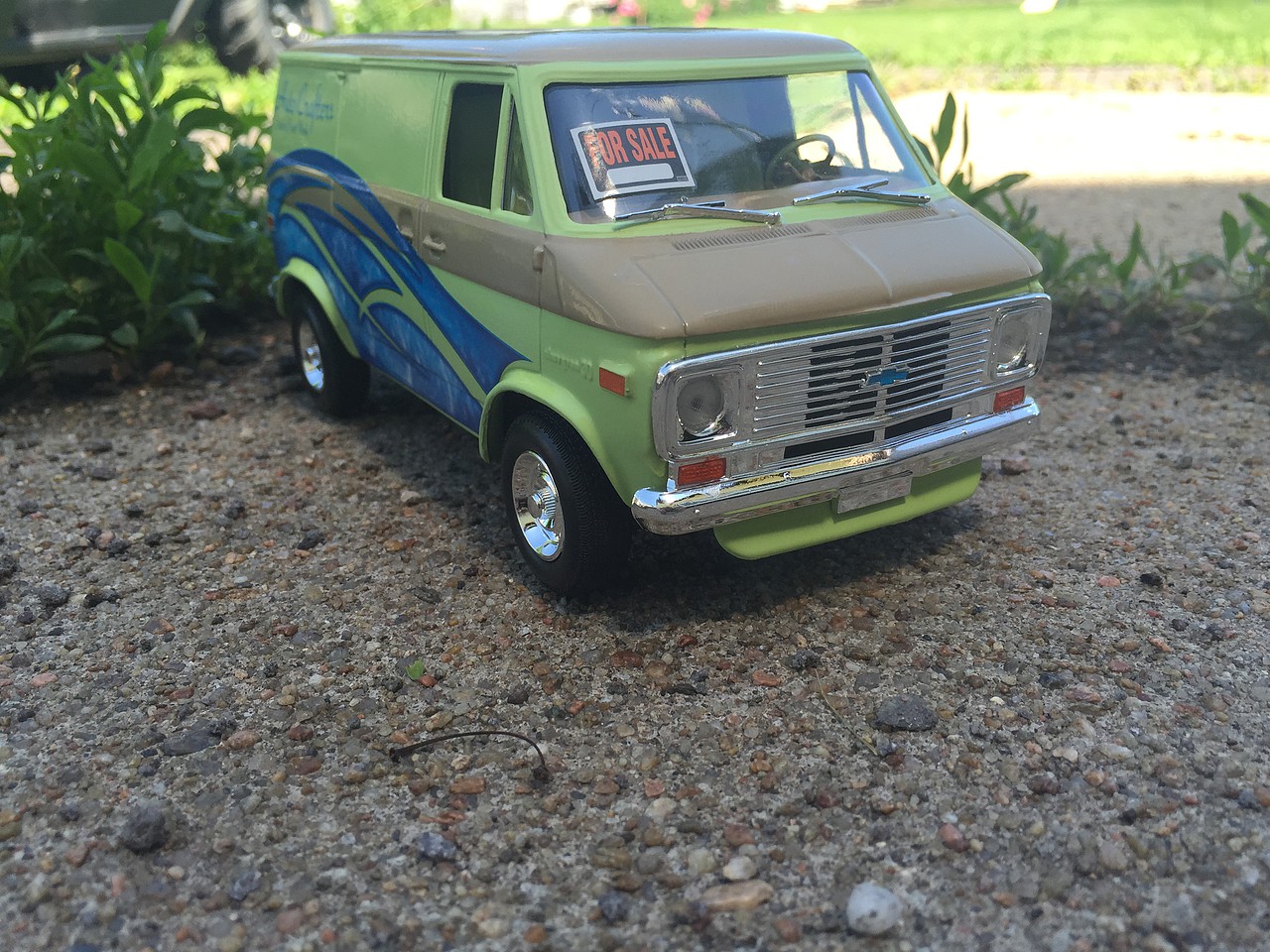 1977 Chevy Van -- Plastic Model Truck Kit -- 1/24 Scale -- #857221 ...