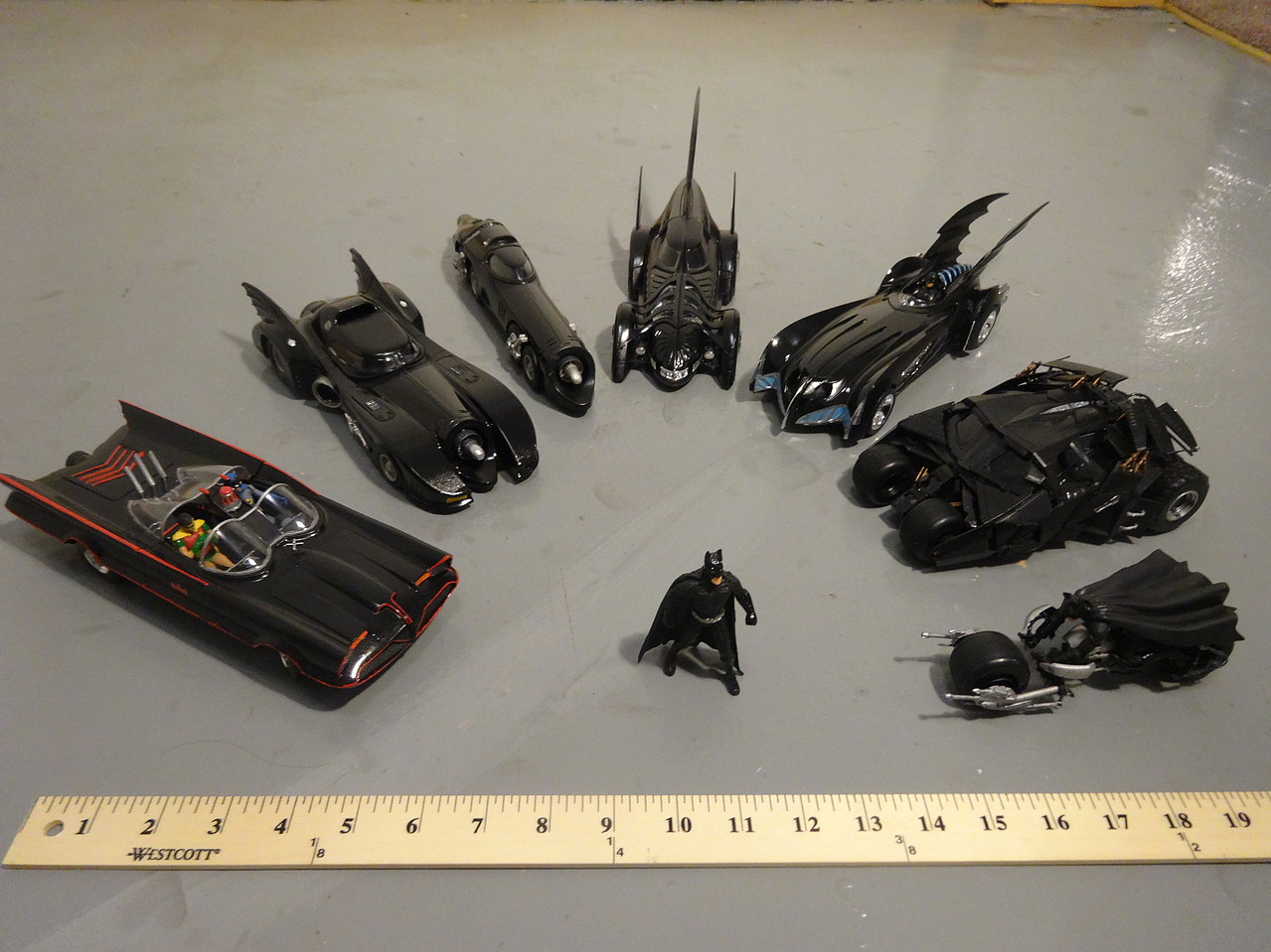 Batman 1989 Batmissile -- Plastic Model Vehicle Kit -- 1/25 Scale ...