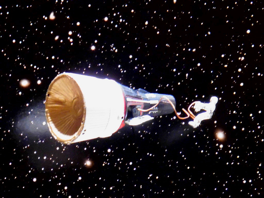 Gemini Spacecraft w/Spacewalker -- Space Program -- Plastic Model Kit ...