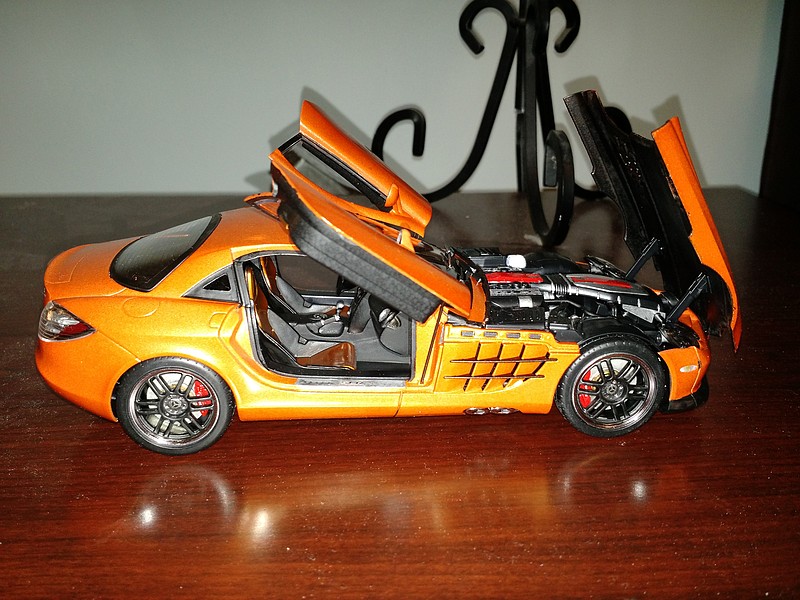 Mercedes-Benz SLR722 Luxury Sportscar -- Plastic Model Car Kit -- 1/24 ...