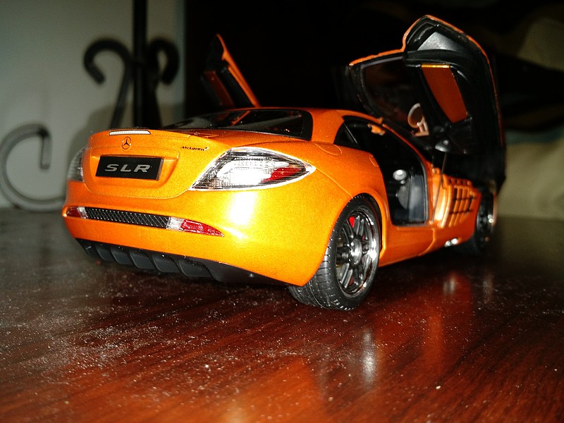 Mercedes-Benz SLR722 Luxury Sportscar -- Plastic Model Car Kit -- 1/24 ...