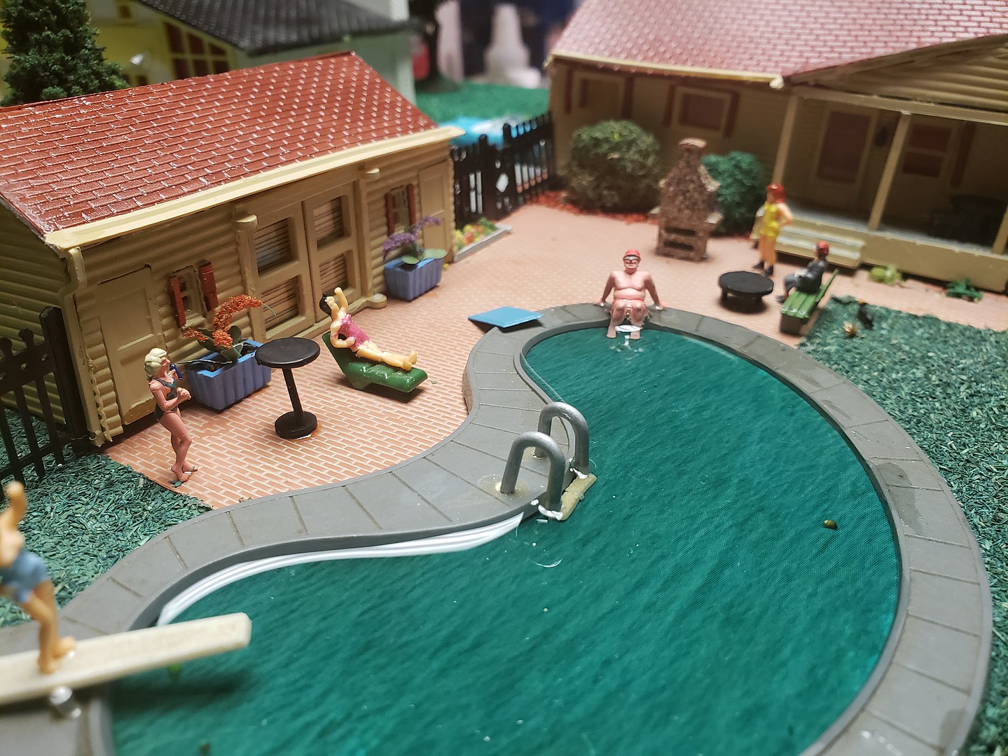 Gallery Pictures Bachmann Swimming Pool w/Accys HO Scale Model Railroad ...