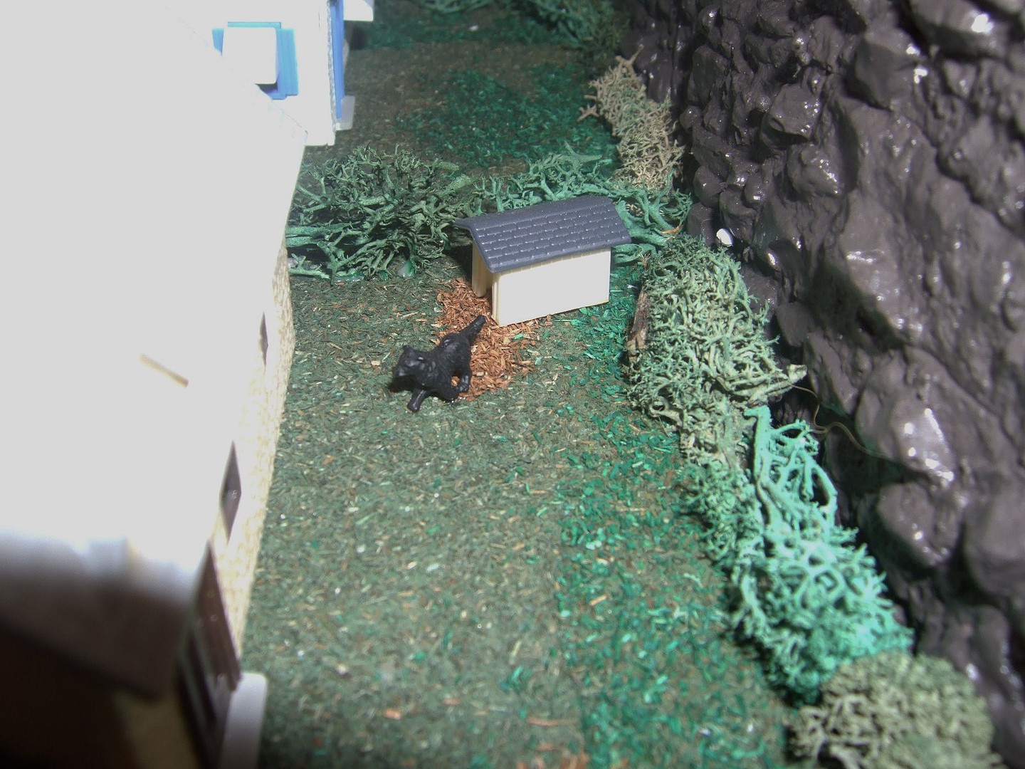 Cats & Dogs (12) -- Model Railroad Figures -- HO Scale -- #14165 ...