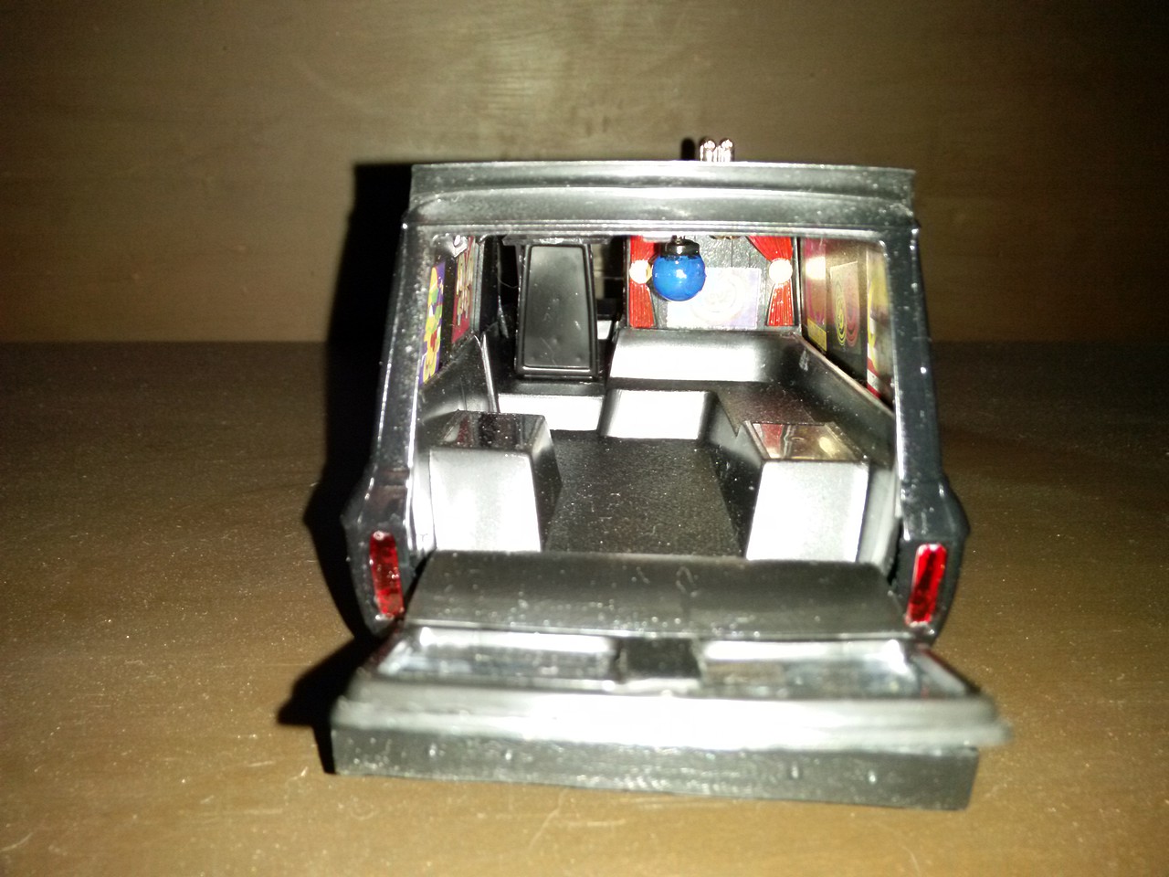 Tom Daniel's Vandal Custom Van -- Plastic Model Truck Kit -- 1/24 Scale ...