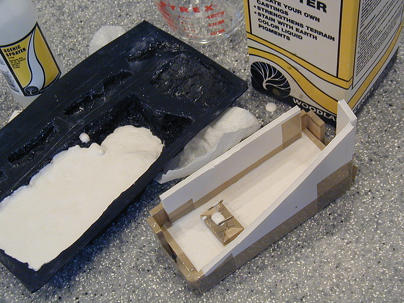 Lightweight Hydrocal -- 1/2 Gallon -- Model Railroad Mold Accessory ...