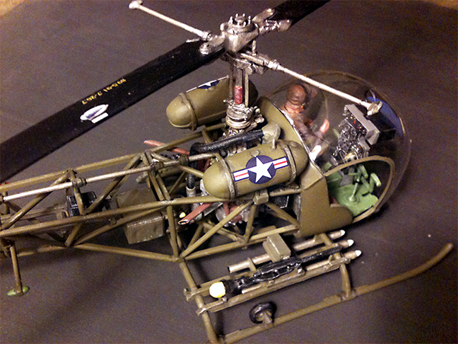 Bell H-13H 2'n1 -- Plastic Model Helicopter Kit -- 1/35 Scale ...
