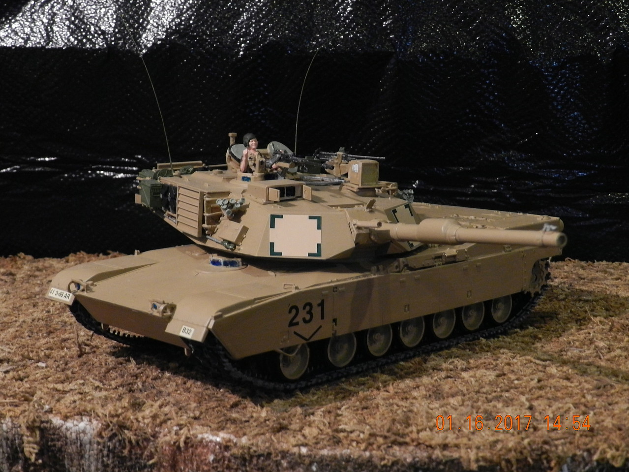 M1A1 Abrams US Army Tank Iraq 2003 -- Plastic Model Military Vehicle ...