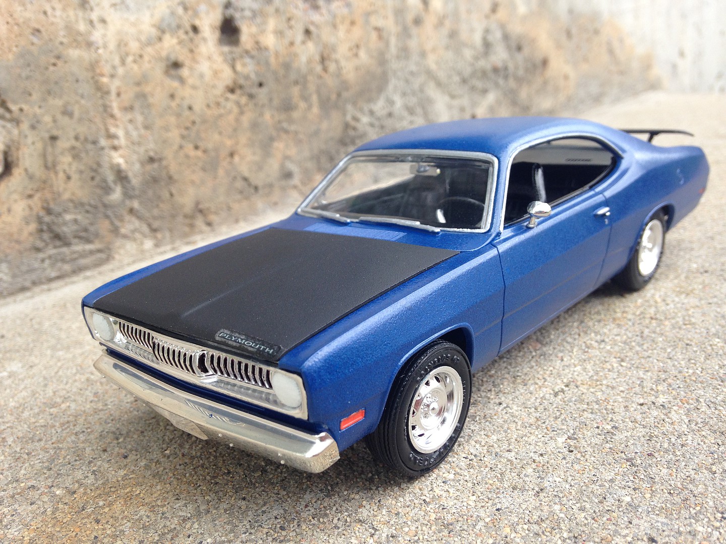 1971 Plymouth Duster 340 -- Plastic Model Car Kit -- 1/25 Scale ...