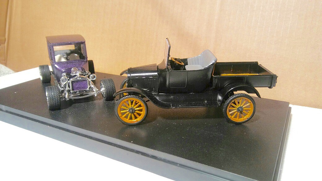Three Stooges 1925 Ford Model T -- Plastic Model Car Kit -- 1/25 Scale ...