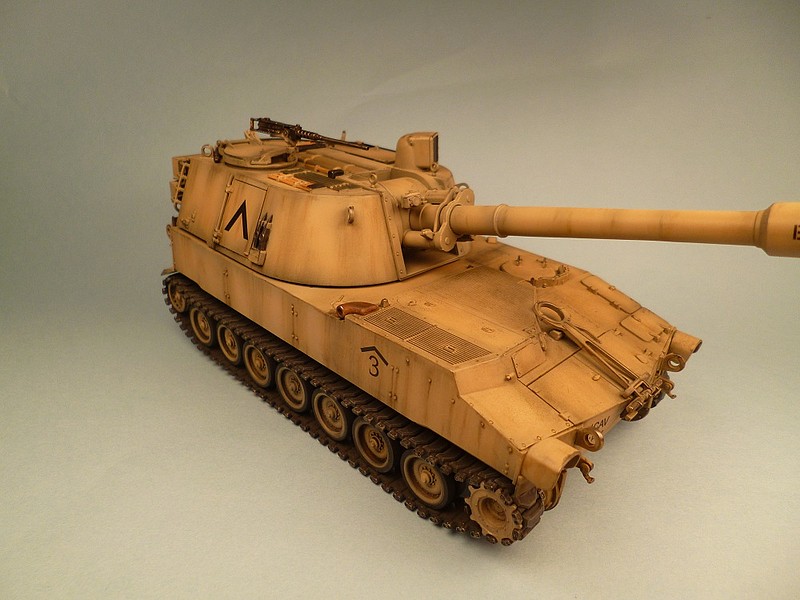 M109A2 Self-Propelled Howitzer Armored Vehicle -- Plastic Model Tank ...