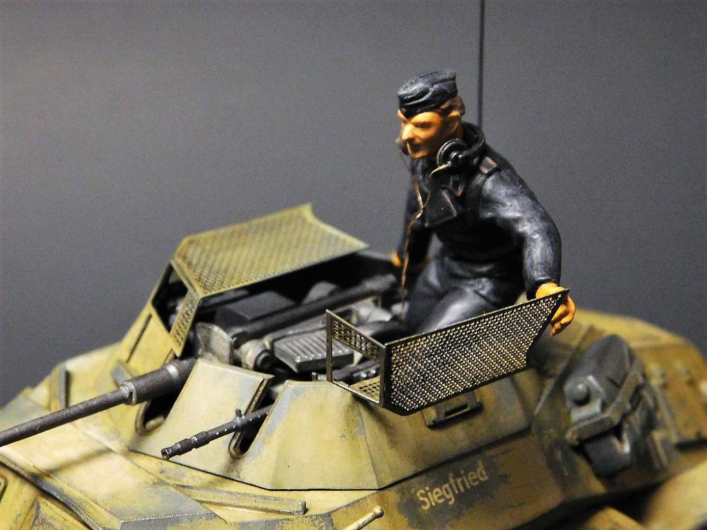 Sd.Kfz.222 North Africa -- Plastic Model Military Vehicle Kit -- 1/35 ...