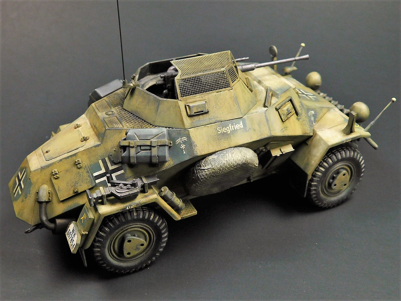 German Armored Car SdKfz 222 -- Plastic Model Military Vehicle Kit -- 1 ...