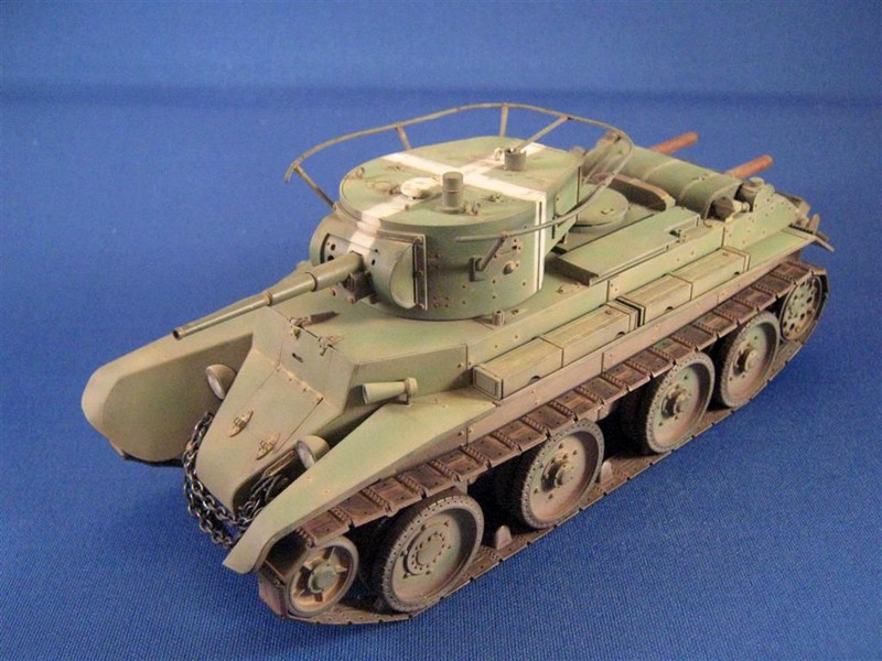 Russian Tank BT-7 Model 1935 -- Plastic Model Military Vehicle Kit -- 1/35 Scale -- #35309 ...