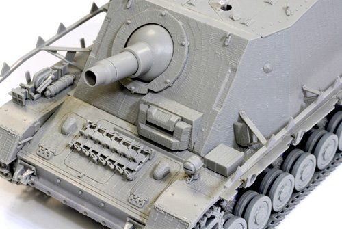 Sd.Kfz.166 Stu.Pz IV Brummbar w/Zimmerit -- Plastic Model Tank Kit -- 1 ...
