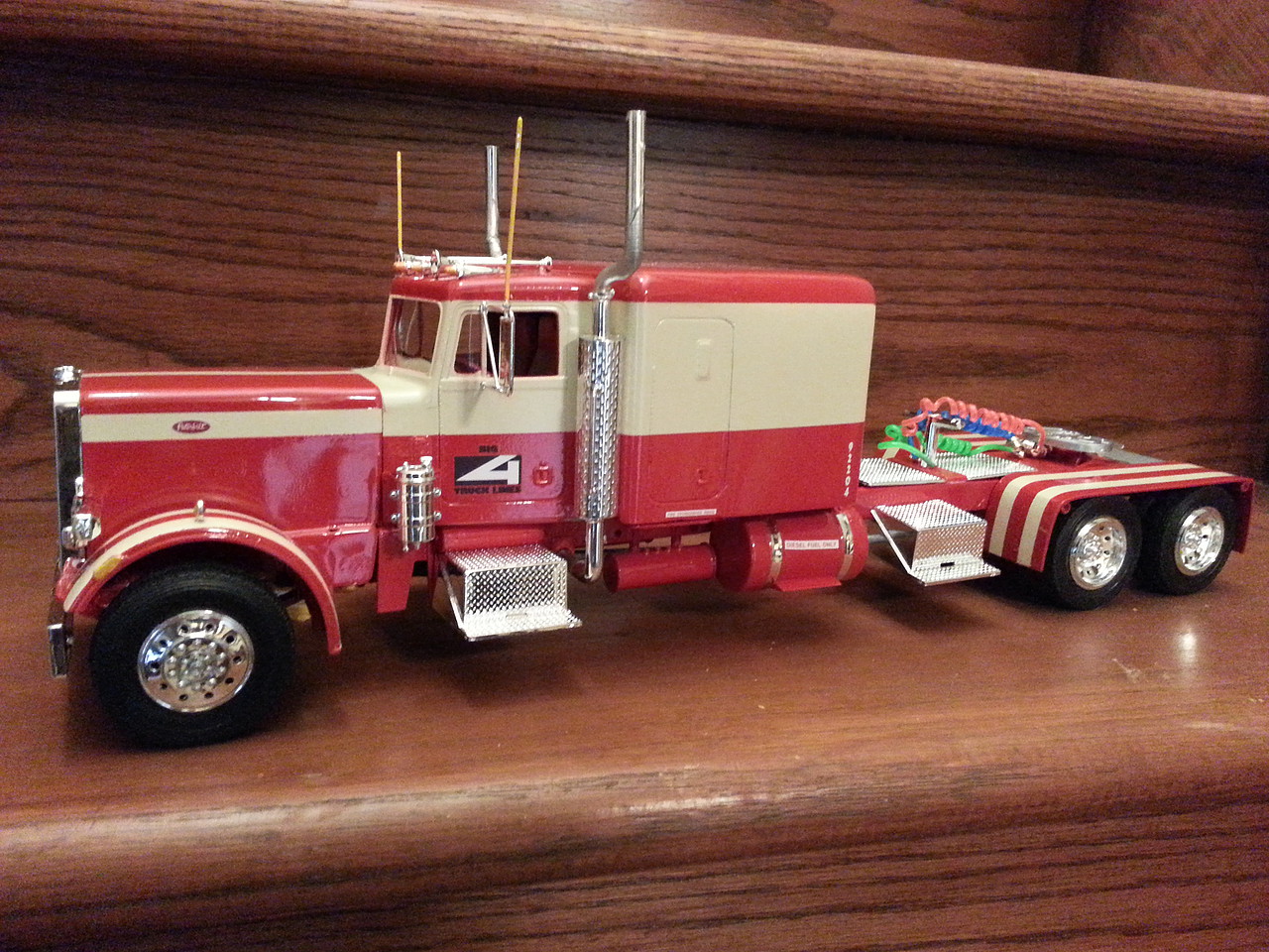Peterbilt 359 Conventional -- Plastic Model Truck Kit -- 1/25 Scale ...