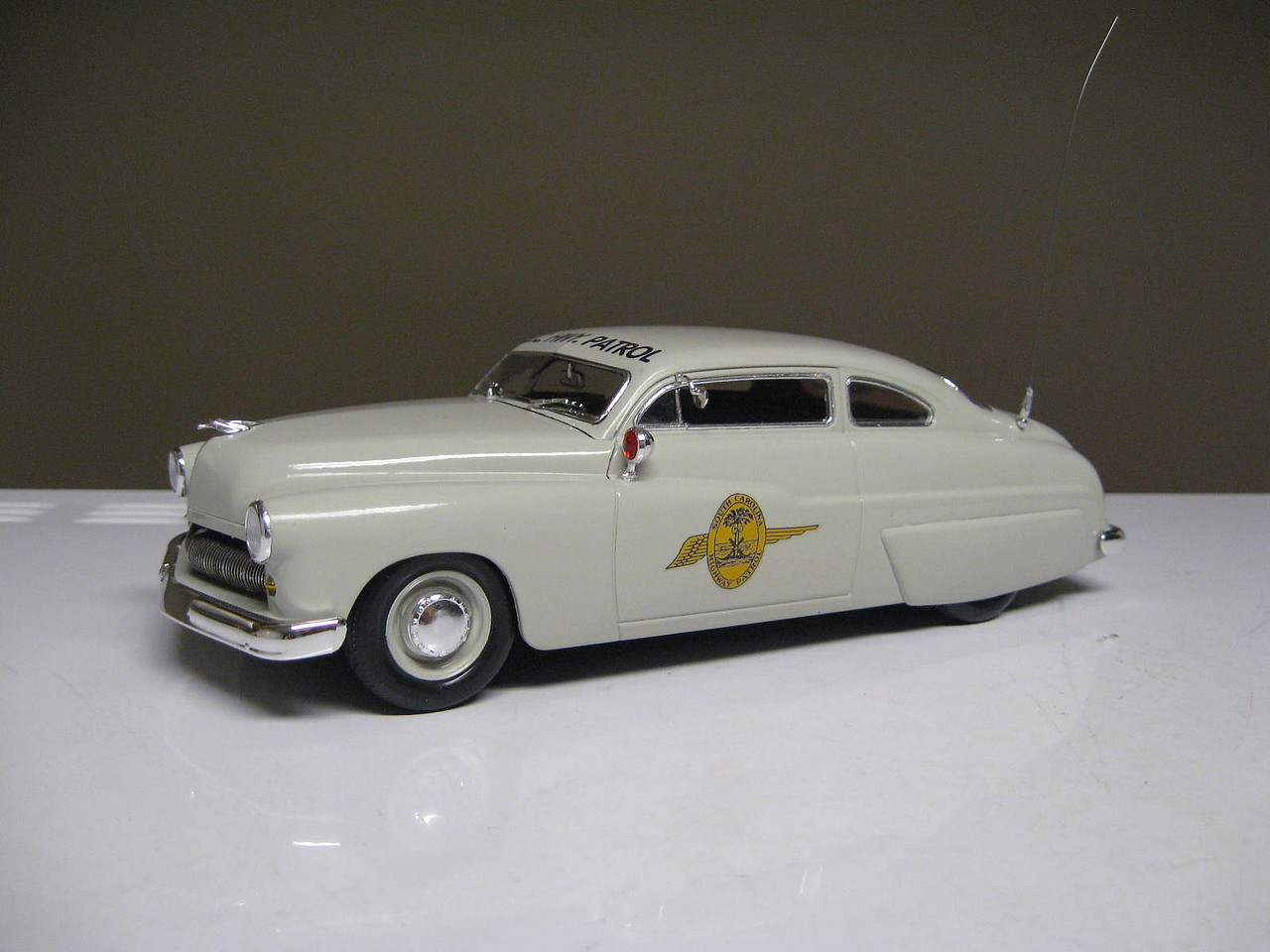 1949 Mercury Custom Coupe -- Plastic Model Car 3-in-1 Kit -- 1/25 Scale ...