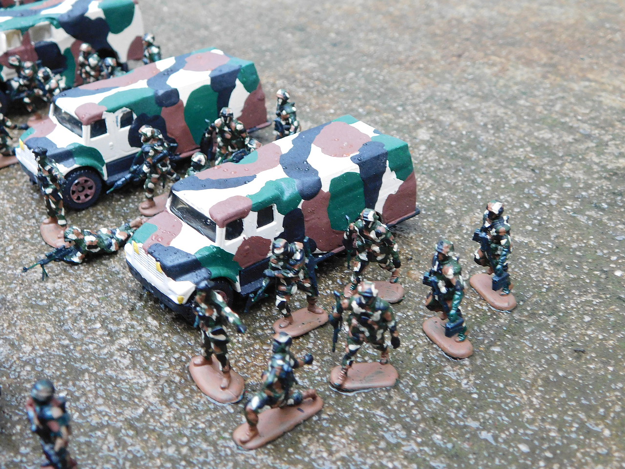 German Paratroopers Modern -- Plastic Model Military Figure Kit -- 1/72 ...