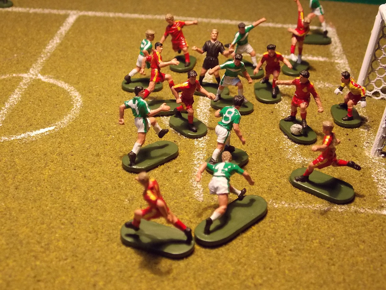 Sportsmen Set 1 Soccer (25) -- Plastic Model Soccer Player -- 1/72 ...