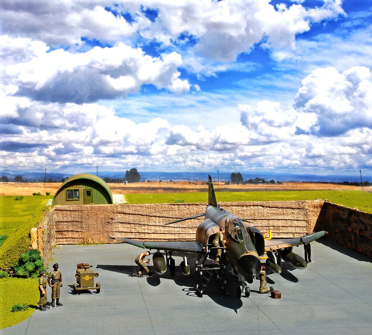 F-4E Phantom II -- Plastic Model Airplane Kit -- 1/72 Scale -- #00332 ...