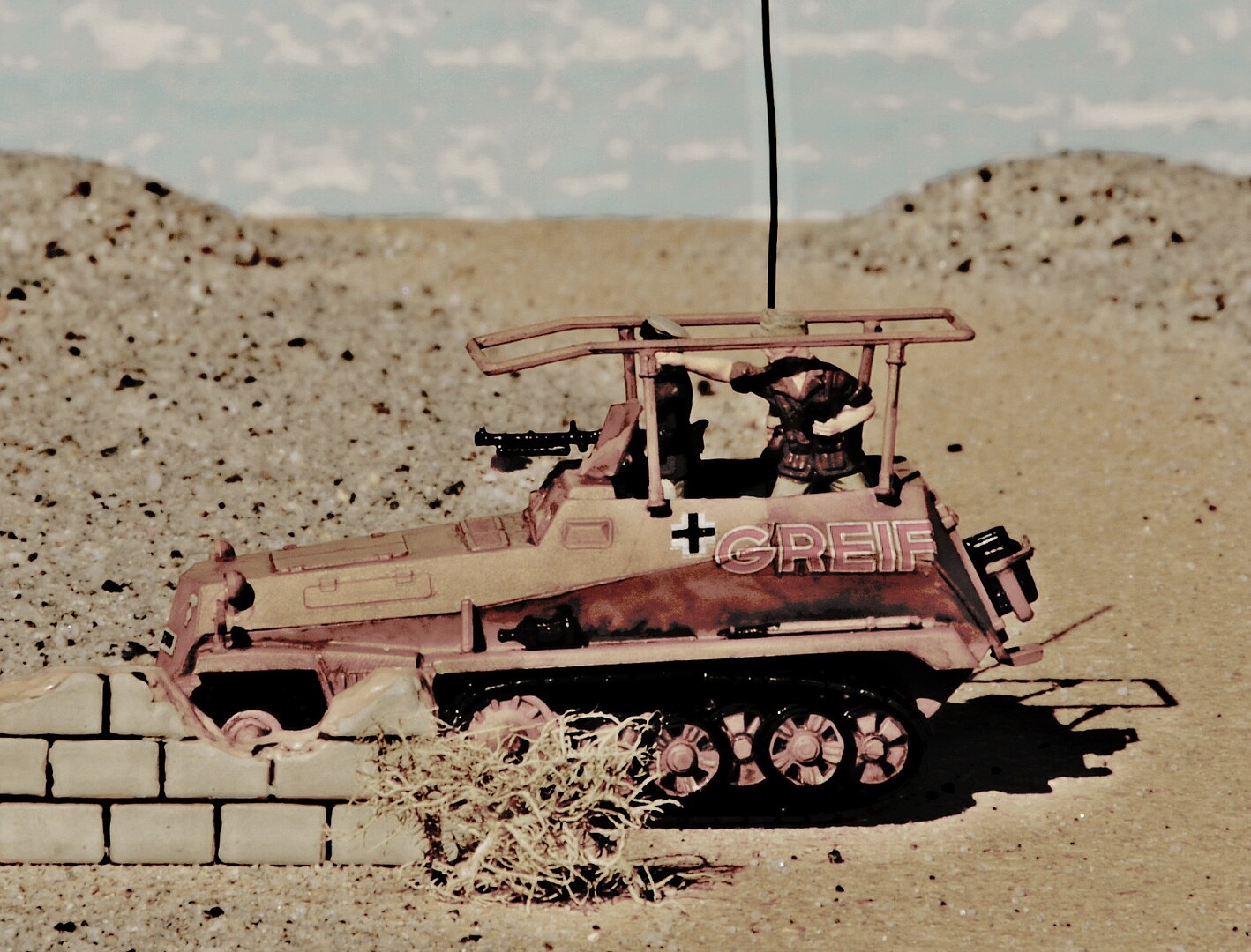 Gallery Pictures Italeri Sd.Kfz. 250/3 Plastic Model Military Vehicle ...