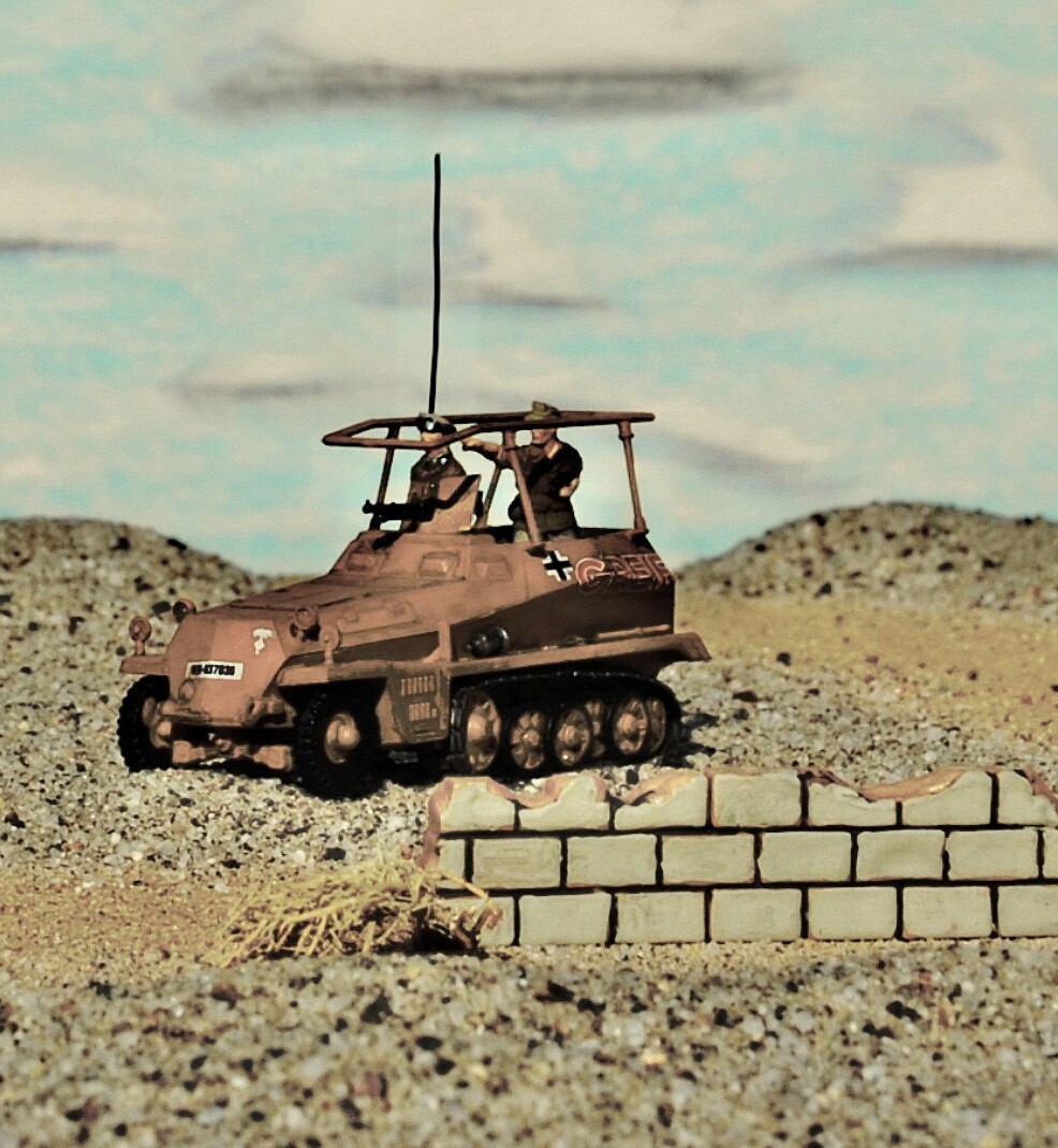 Sd.Kfz. 250/3 -- Plastic Model Military Vehicle Kit -- 1/72 Scale ...