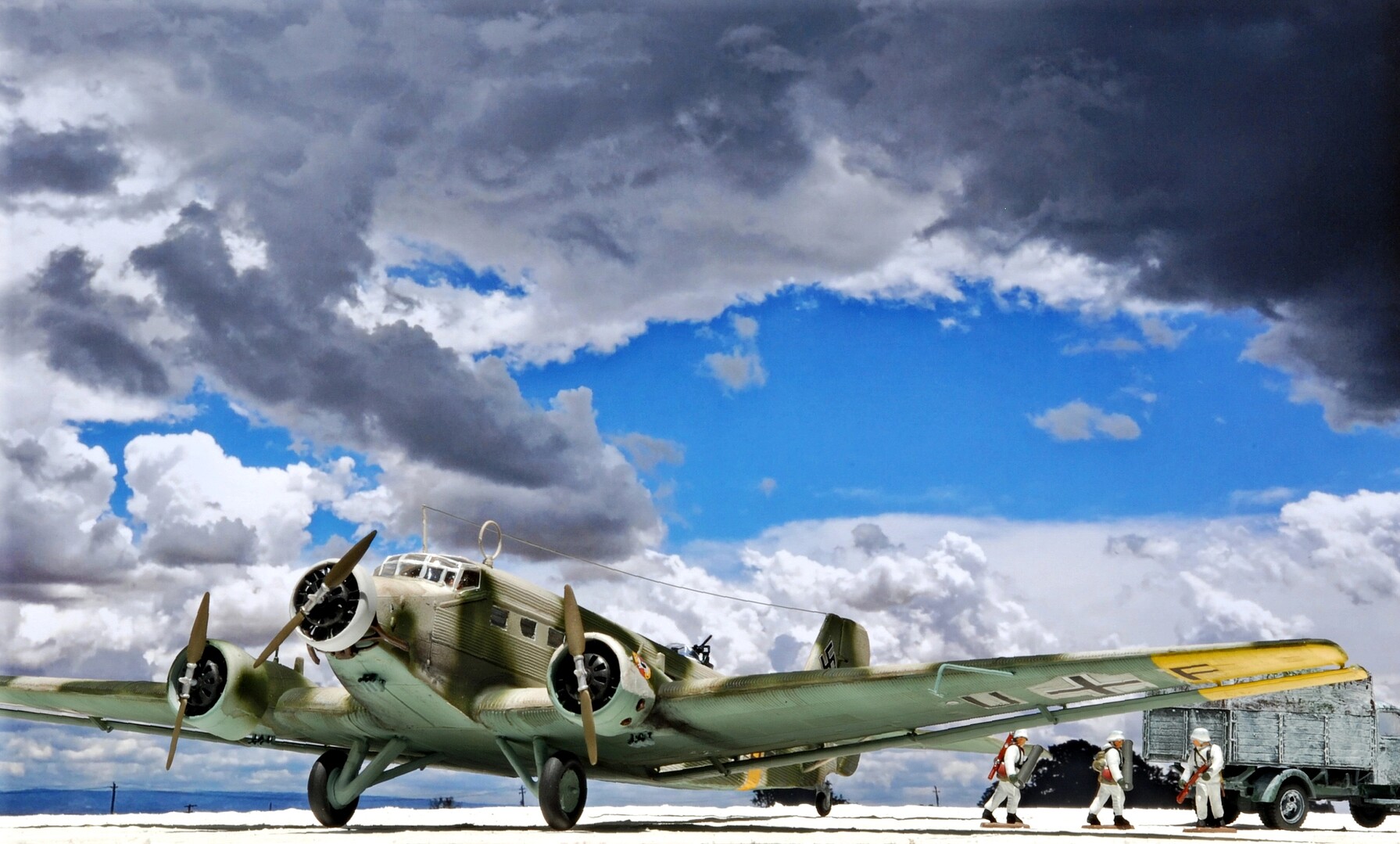 Junkers Ju-52/3M -- Plastic Model Airplane Kit -- 1/72 Scale -- #80380 ...