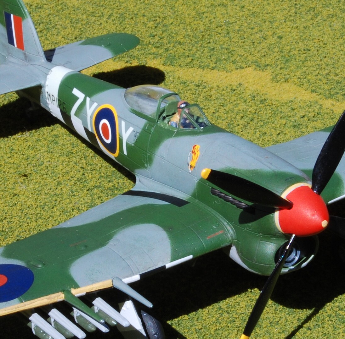 Hawker Typhoon -- Plastic Model Airplane Kit -- 1/72 Scale -- #02041 ...