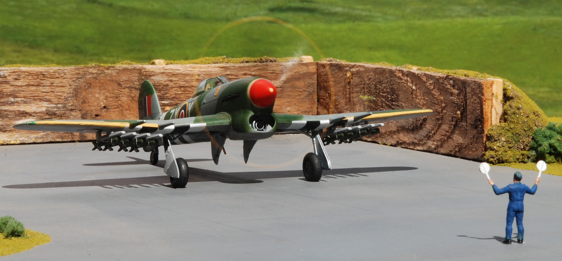 Hawker Typhoon -- Plastic Model Airplane Kit -- 1/72 Scale -- #02041 ...