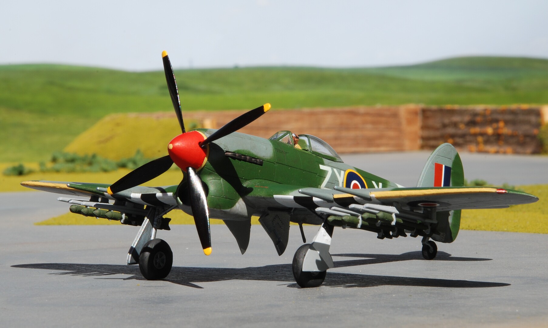 Hawker Typhoon -- Plastic Model Airplane Kit -- 1/72 Scale -- #02041 ...