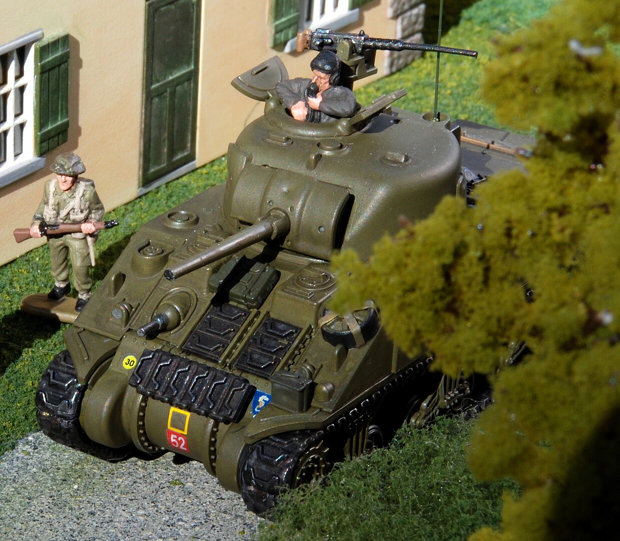WWII Allied Sherman M4A4 & Firefly Tank (3) -- Plastic Model Tank Kit -- 1/72 Scale -- #7223 ...