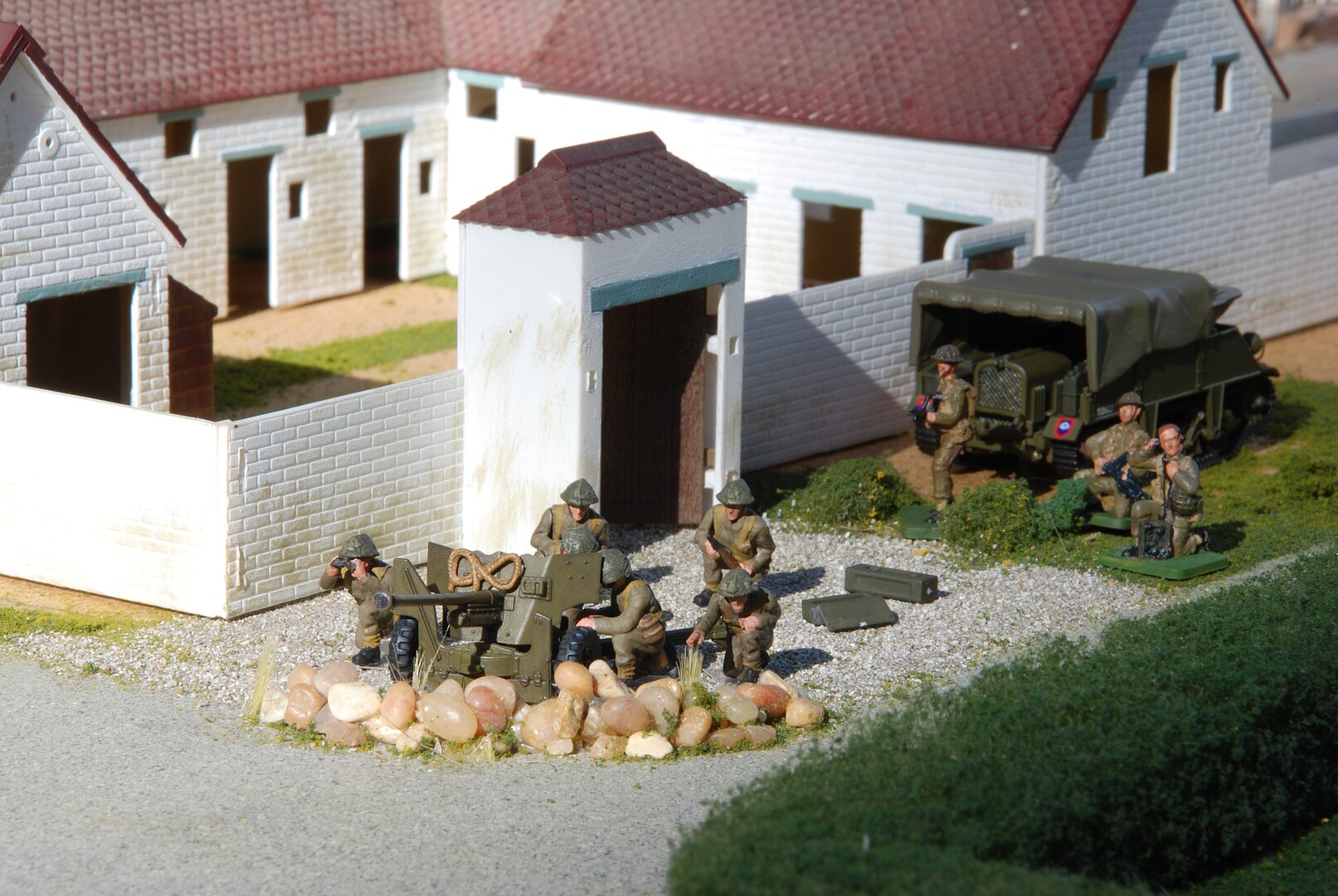 WWII British 6-Pounder Anti-Tank Gun And Crew -- Plastic Model ...