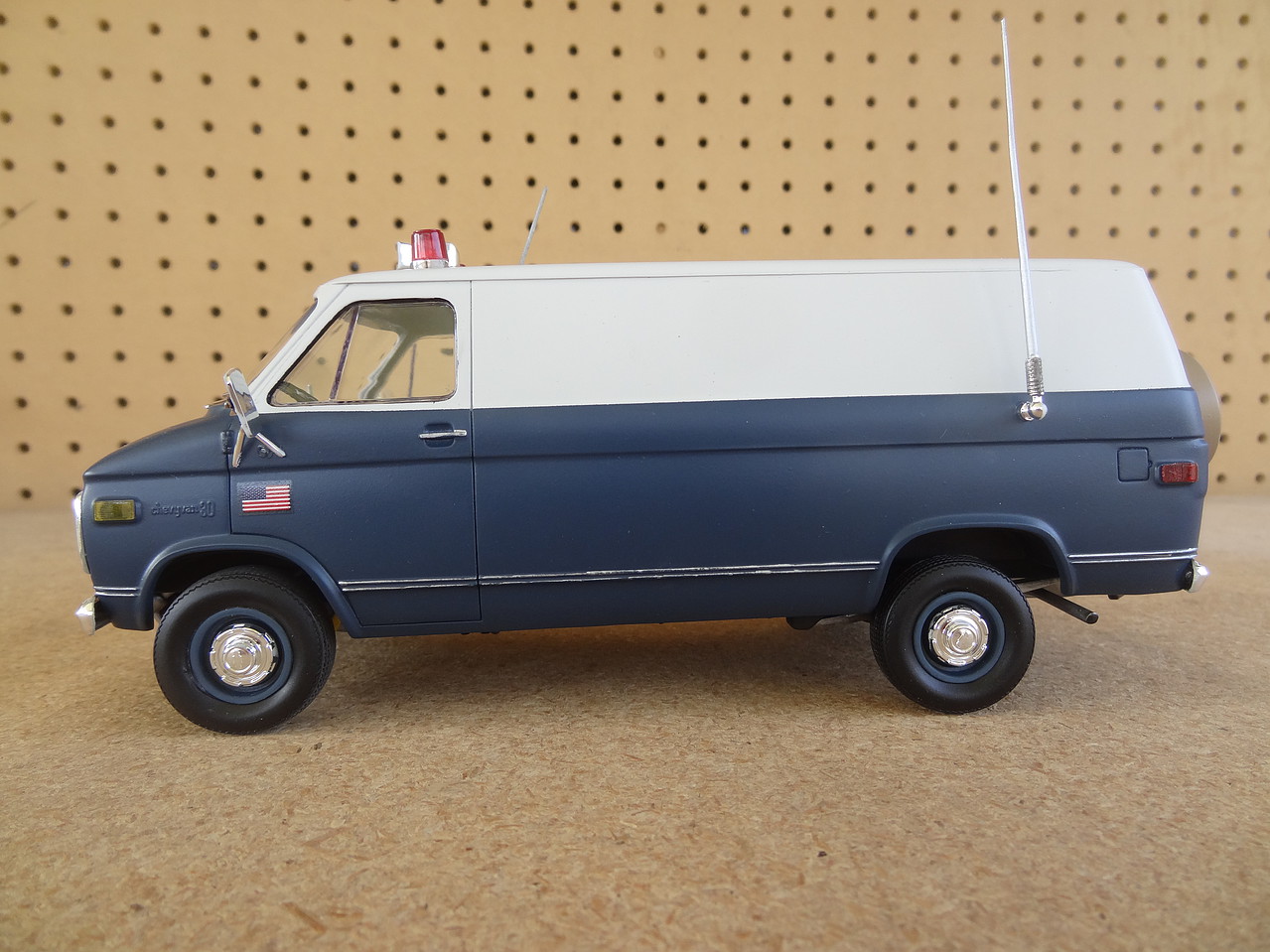 1975 CHEVY RESCUE VAN 1-25 Pictures