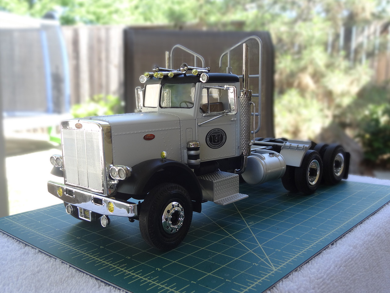 Peerless Roadrunner Logging Trailer -- Plastic Model Truck Kit -- 1/25 ...