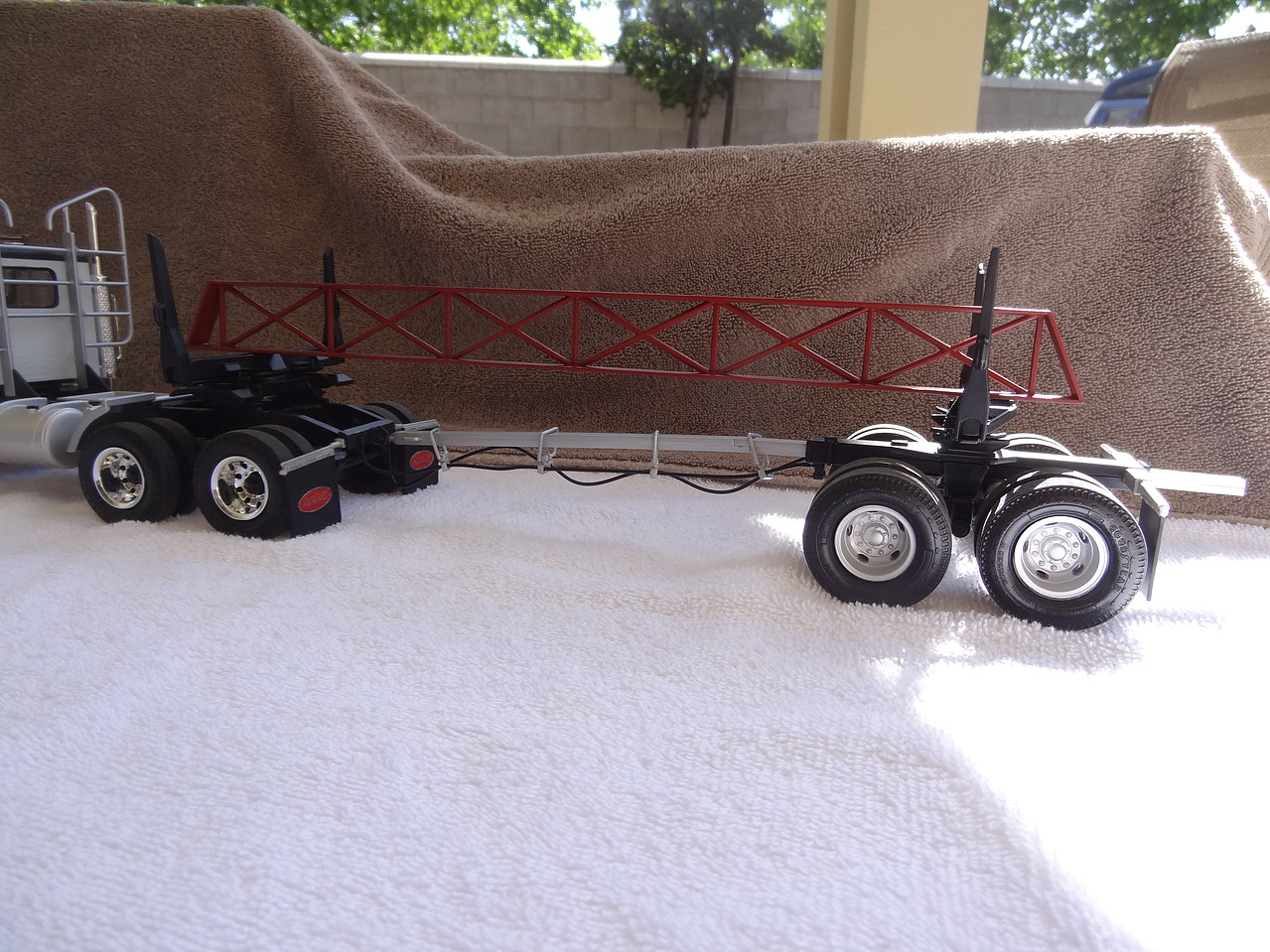 Peerless Roadrunner Logging Trailer -- Plastic Model Truck Kit -- 1/25 ...