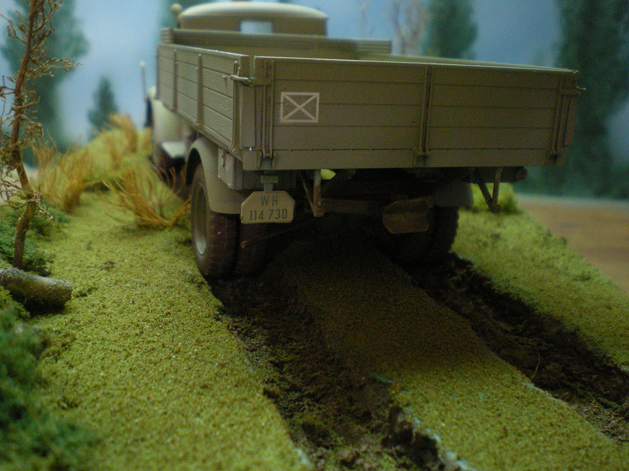 German 3Ton 4x2 Cargo Truck -- Plastic Model Military Vehicle Kit -- 1/ ...