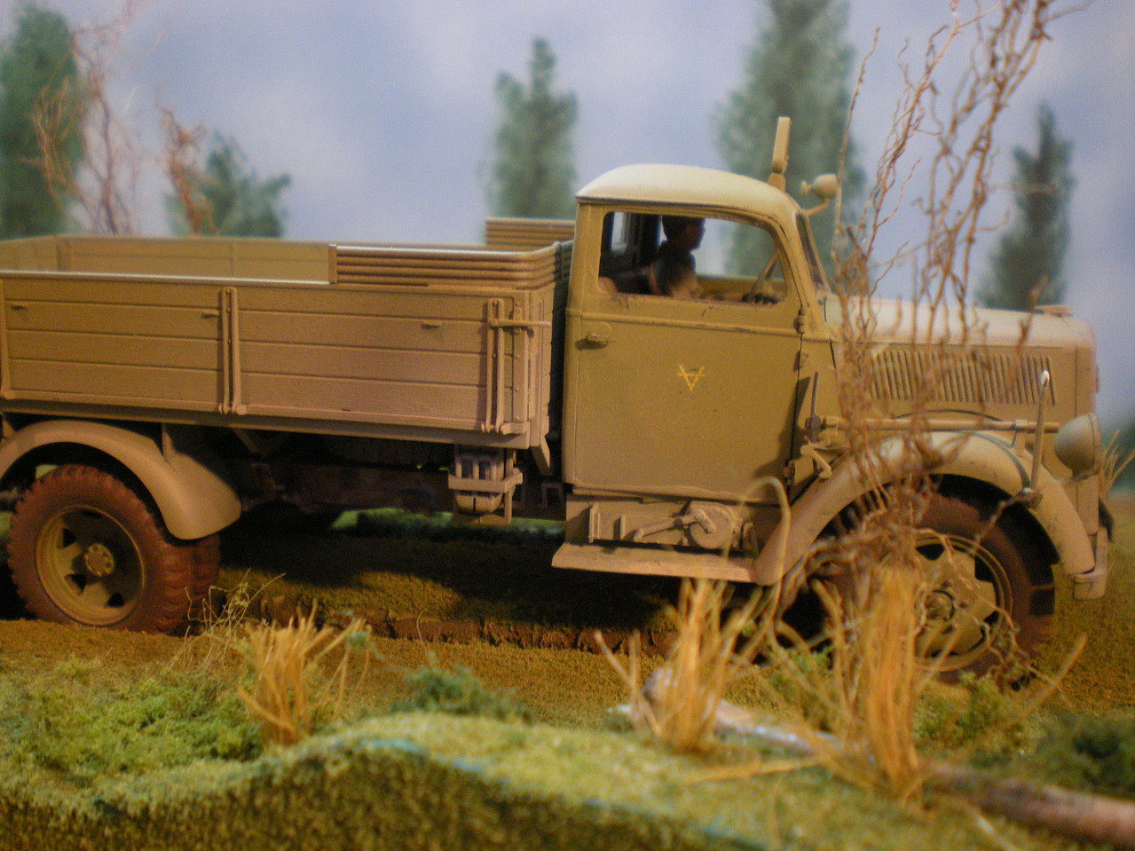 German 3Ton 4x2 Cargo Truck -- Plastic Model Military Vehicle Kit -- 1/ ...
