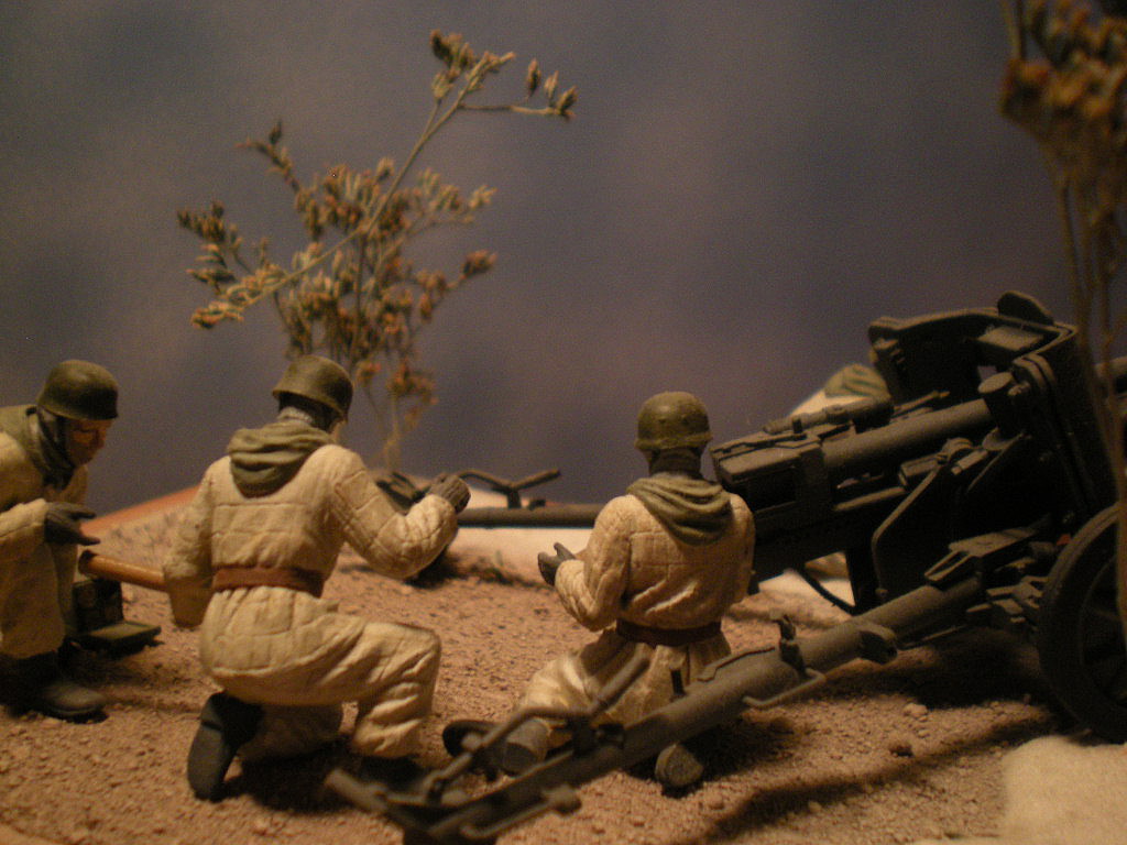 5cm Pak 38 with Fallschirmjager -- Plastic Model Military Vehicle Kit ...